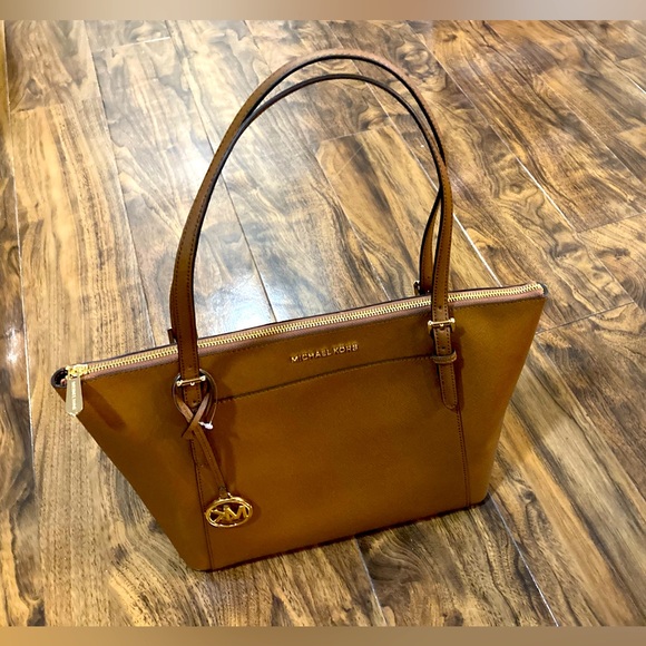 Michael Kors | Bags | Michael Kors Ciara Black Saffiano Leather Large ...